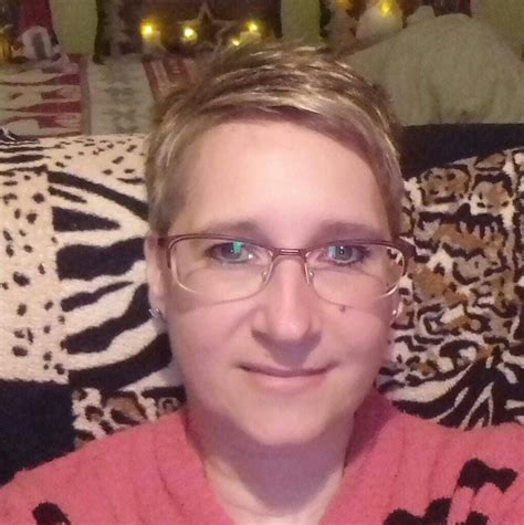 Mainská Mývalí Kočka S Pp Dnes Odpoledne Mi Během Deseti Minut Zemřel