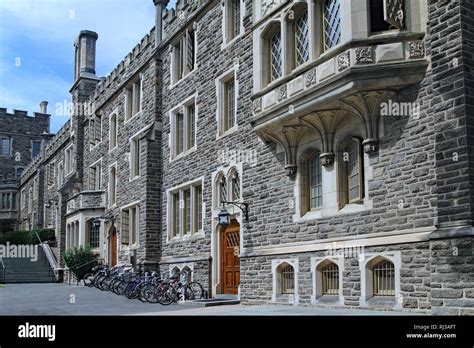 Princeton Nj June 2021 Princeton Universitys Campus Has Numerous Elegant Stone Clad