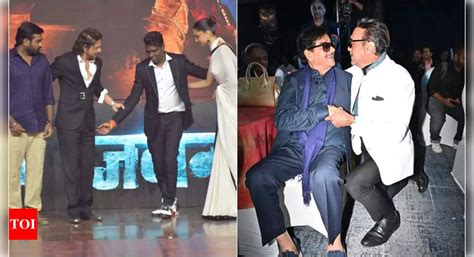 Awkward Pictures Shah Rukh Khan Deepika Padukone And More Celebs Will