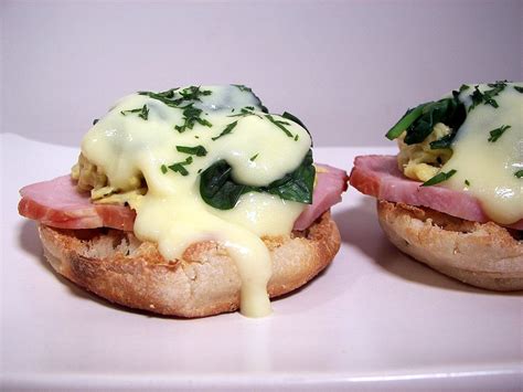 Culinary In The Desert Eggs Benedict Florentine With Creamy Butter Sauce