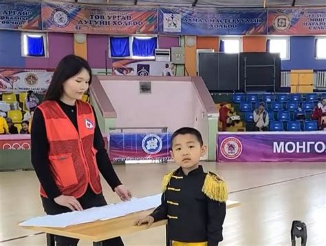 Ногоон гэрэл цагаан шугам тэмцээнд 270 гаруй хүүхэд багшийн хамт оролцлоо