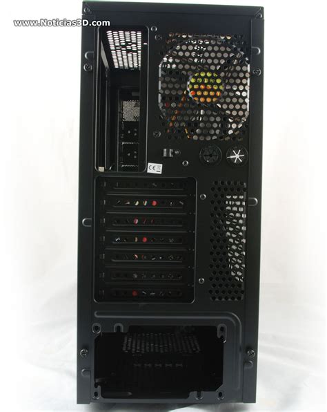 Caja Thermaltake Dokker
