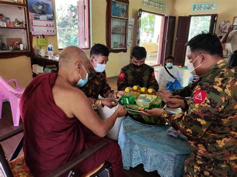 တပ်မတော် ကြည်း၊ ရေ၊ လေ မိသားစုများနှင့် စေတနာရှင်ပြည်သူများက ဆွမ်းဆန်တော်၊ ဆီ၊ ဆား၊ ပဲ ၊ ဆေး၊ အလ