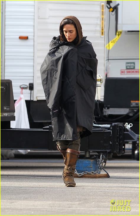 Emma Watson Noah Set With Russell Crowe Photo 2739956 Douglas