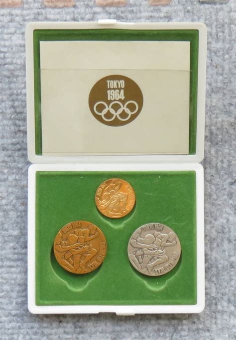 Yahooオークション 1964東京オリンピック記念メダル3点セット