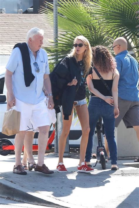 Stella Maxwell Upshorts 52 Photos Thefappening