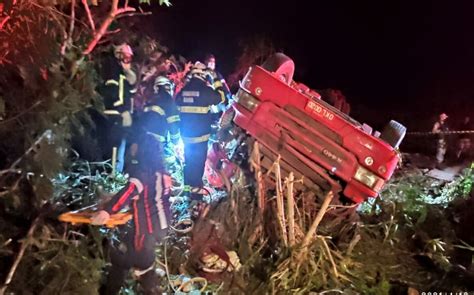Motorista Perde Controle De Carreta E Veículo Tomba Na Região Oeste Da
