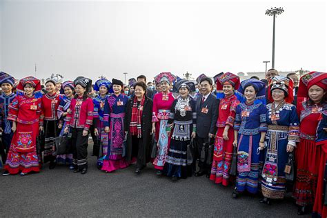 တရုတ် Npc နှင့် Cppcc အစည်းအဝေးတွင် အမျိုးသမီးများ၏ သိမ်မွေ့မှု ဟန်အမူအရာကို ကြည့်ကြရအောင် 新闻