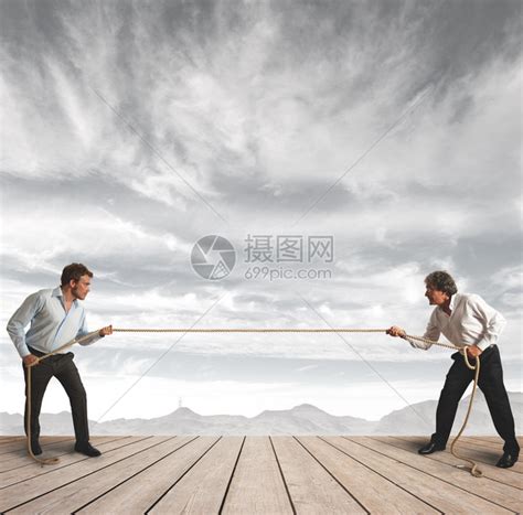 商人和拉绳子挑战概念高清图片下载 正版图片503132907 摄图网