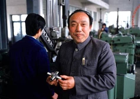 专访《鲁冠球》作者、财经作家胡宏伟简介（从鲁冠球的成长史，写出一个时代的历史） 人物集