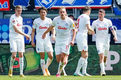 2 Liga Holstein Kiel Unmittelbar Vor Dem Bundesliga Aufstieg 1and1