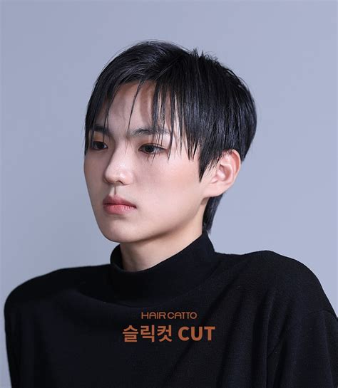 헤어캇또 광주미용실 광주퍼스널컬러 퍼스널헤어 Haircatto Design 트렌디한 슬릭컷 웨트한 텍스처와 층감이 돋보여 단순하지만 디테일에 신경 쓴