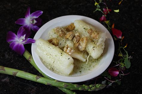 Yuca Con Mojo De Ajo Yucca With Garlic Sauce Rc By Pound