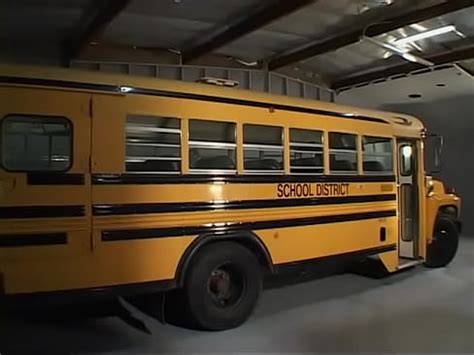 Director Tries To Improve Geometry Knowledge Of Pretty Blonde On The Bus Xvideos
