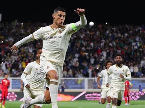 Cristiano Ronaldo Se Luce Con Un Triplete En 45 Minutos Para El Triunfo