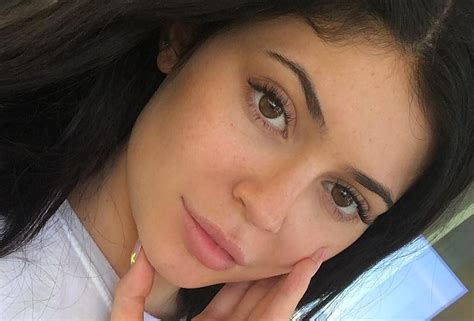 Hosted Entertainment Kylie Jenner Eyelash Extensions