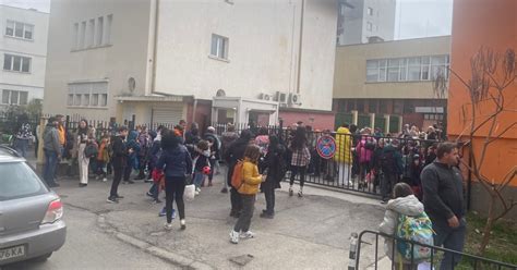 Прокуратурата разследва тероризъм в бомбените заплахи срещу училища МВР заподозря Русия тя отрече