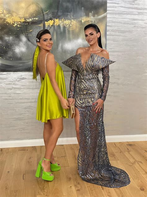 Ce Soră Sexy Are Lavinia Tîrzianu De La Etno și Rxf