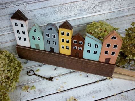 Деревянная ключница Ключница с домиками в интернет магазине на Ярмарке Мастеров Ключницы