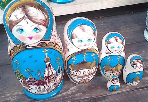 ლურჯი ეკლესია თოჯინები ზე