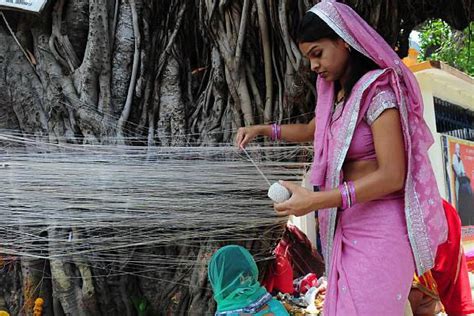 Vat Savitri Upay वट सावित्री के दिन सुहागिनें भूलकर भी न करें ये गलती