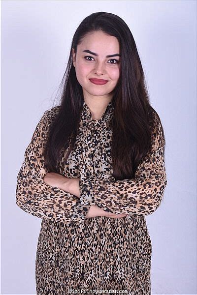 Denizli Dizi Film Oyuncusu Zeliha 26 Yaşında 163cm Boyunda 57 Kilo ...