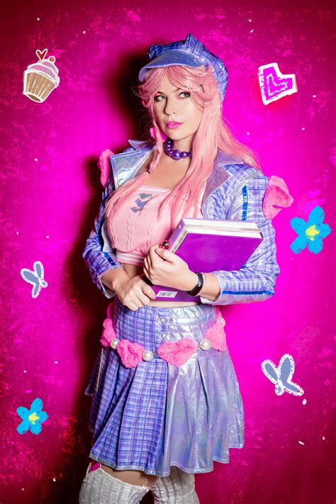 Heartthrob Caitlyn From League Of Legends Rcosplayers