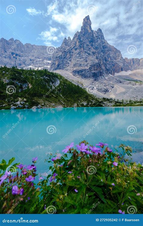 Lago Di Sorapis In The Italian Dolomitesblue Lake Lago Di Sorapis