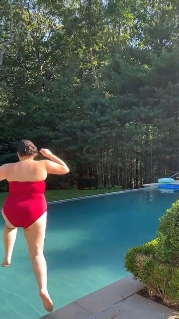6 Hot Sexy Claudia Oshry Bikini Pics