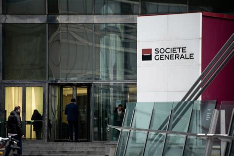 仏銀ソシエテ、24年分として投資家に17億ユーロ還元－株価上昇 Bloomberg