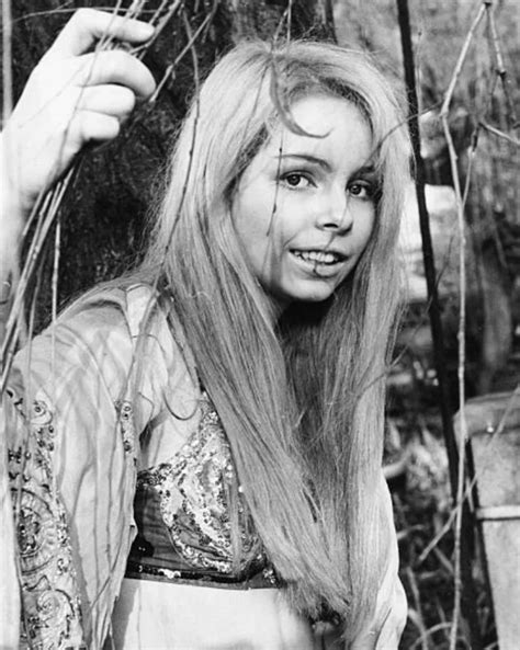 30 Vintage Photos Of A Young And Beautiful Lalla Ward In The 1970s ~ Vintage Everyday