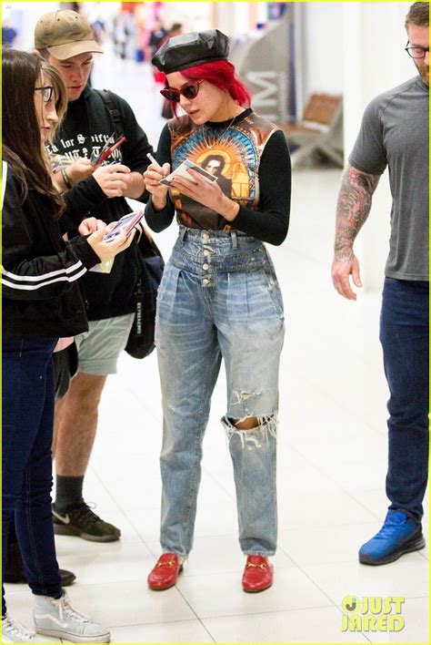 Halsey And Yungblud Share Sweet Moment At Airport Photo 4239168 Photos