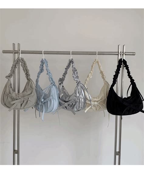 얼모스트블라썸 폴리 나일론 리본 셔링 스트링 길이 조절 크로스백 가방 블랙 실버 하늘 그레이 아이보리