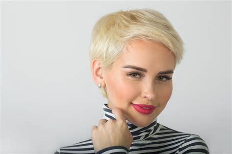Imágenes De Pelo Corto Rubio Descarga Gratuita En Freepik