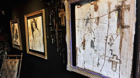 Пийт Дохърти излага картини нарисувани със собствената му кръв Новини бг