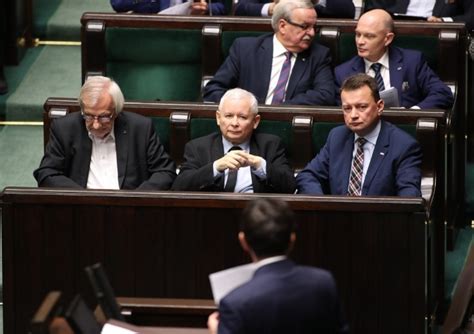 Sondaż Kto najlepszym kandydatem PiS na prezydenta Polacy odpowiedzieli