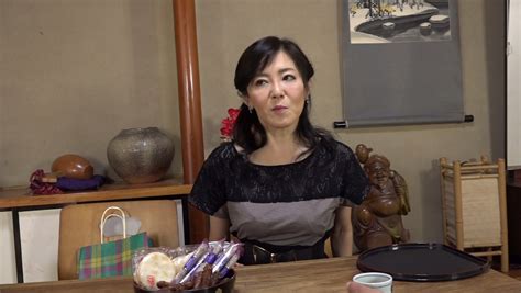 ひとり暮らしするお婆ちゃんの家に泊まりに行こう（3）～一宿一飯のお礼にチンポでご奉仕