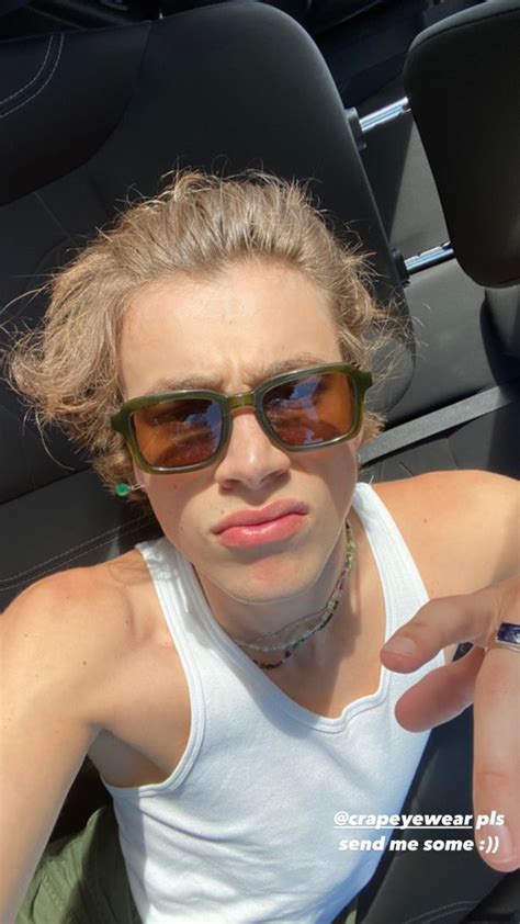 Luca Apple On Instagram Photography Poses For Men Fits Aesthetic Black Hair Anime Guy