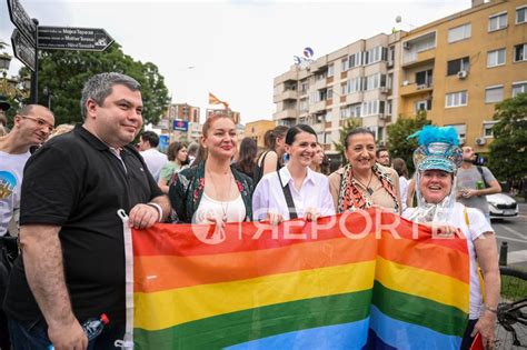 Фото Сопартијците не ја дружеа Шеќеринска на Скопје прајд Reporter Mk