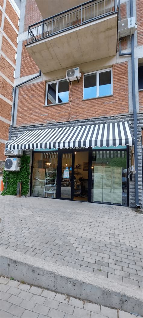 ტენტი მუხლებით აივნის ტენტი