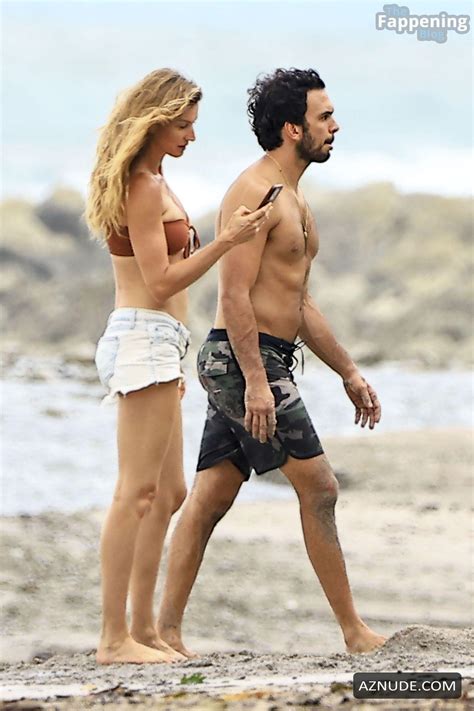 Gisele Bundchen Sexy Spotted Showing Off Her Amazing Legs In Costa Rica Beach Aznude