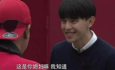 遊戲結束後，鄧倫體貼的幫李沁洗手，應采兒：這就是愛情 每日頭條
