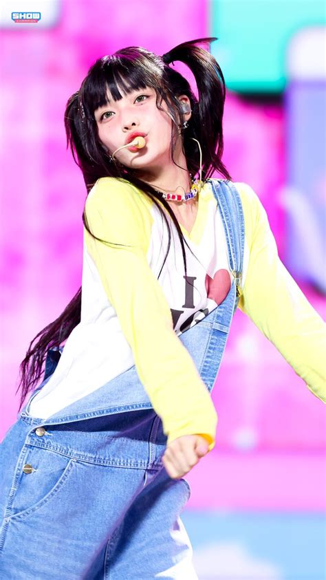240424 Illit Iroha Lucky Girl Syndrome At Show Champion Kpopping