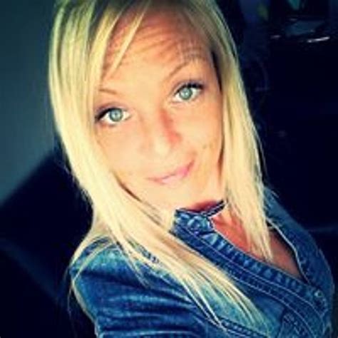 Stream Virginie Bussutil Music Listen To Songs Albums Playlists For