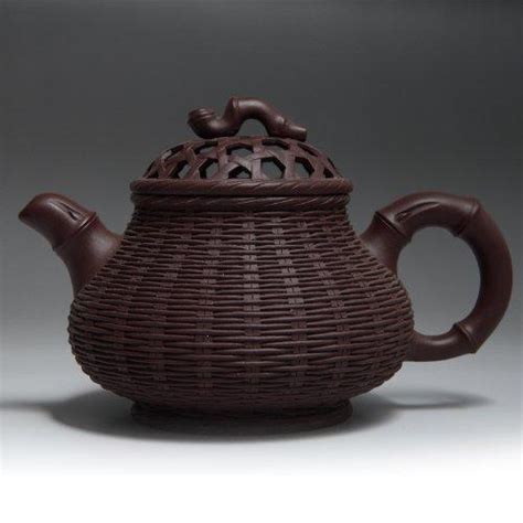 宜兴紫砂壶胡恋扁腹壶作品图片 中国风