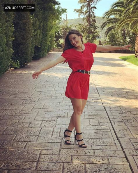 Niki Lemoni Feet Aznudefeet