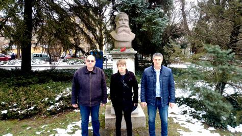 Единствено ръководството на БСП Велико Търново поднесе цветя пред паметника на генерал Гурко