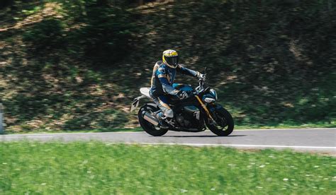 Hyper Naked Bike Vergleich Triumph Speed Triple RS
