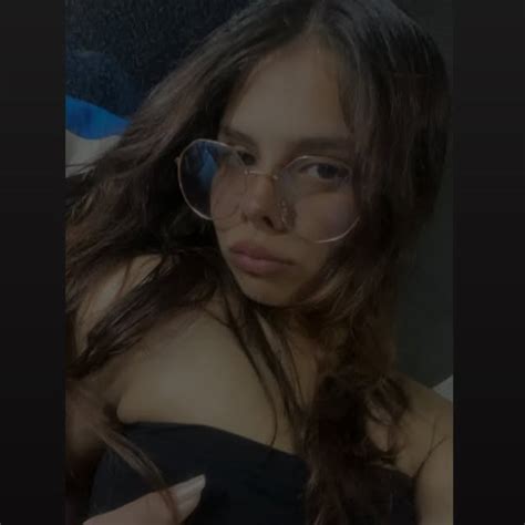 Carolina Lemos Caro Lemos 18 • Threads Say More