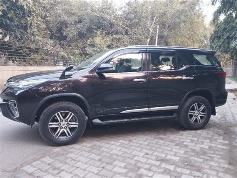 Used Toyota Fortuner 28 4x2 At Bs Iv In New Delhi 2025 Model India At